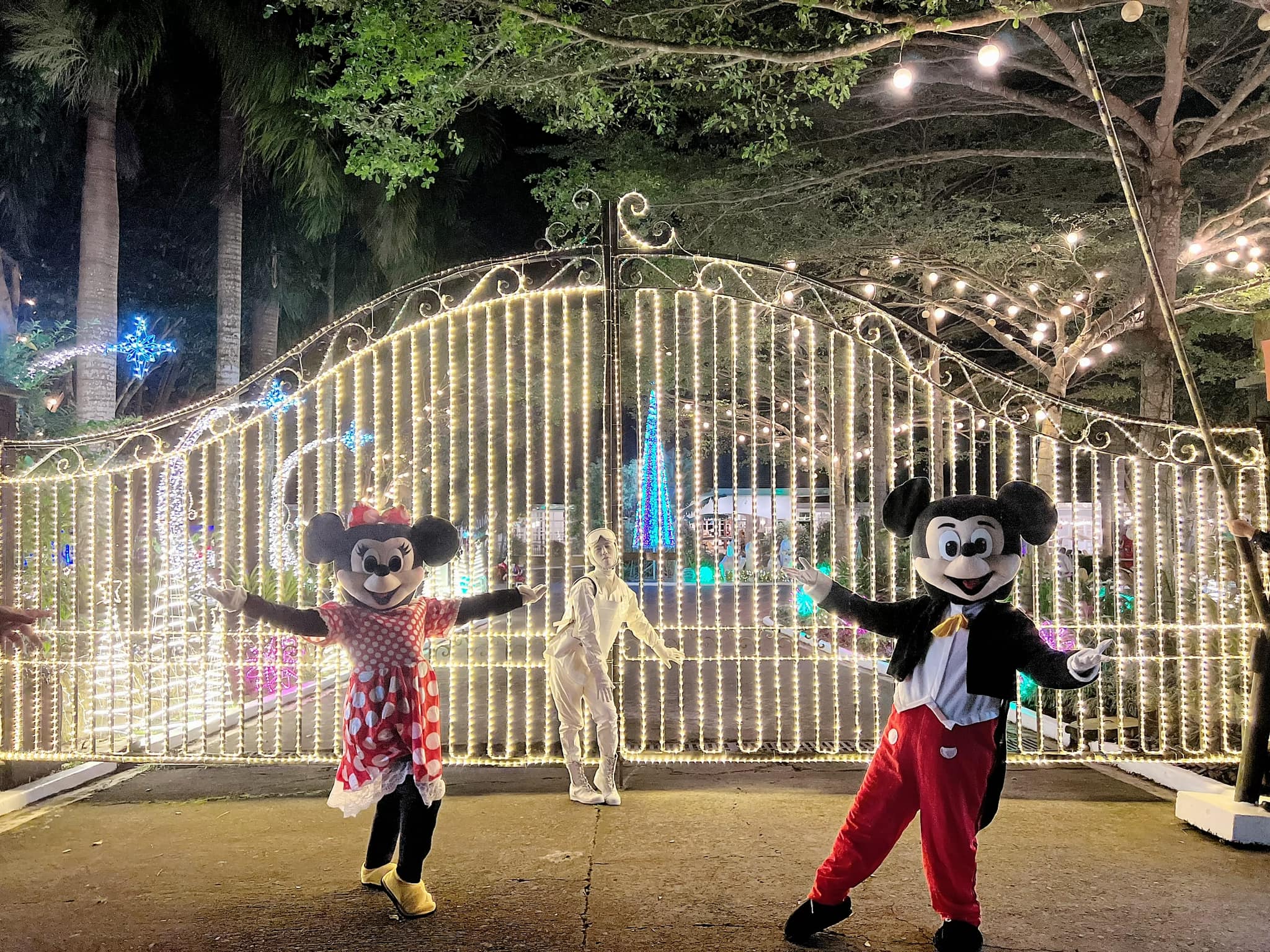 Forest Crest unveils ‘biggest Christmas village’ in the South — Getaway.PH