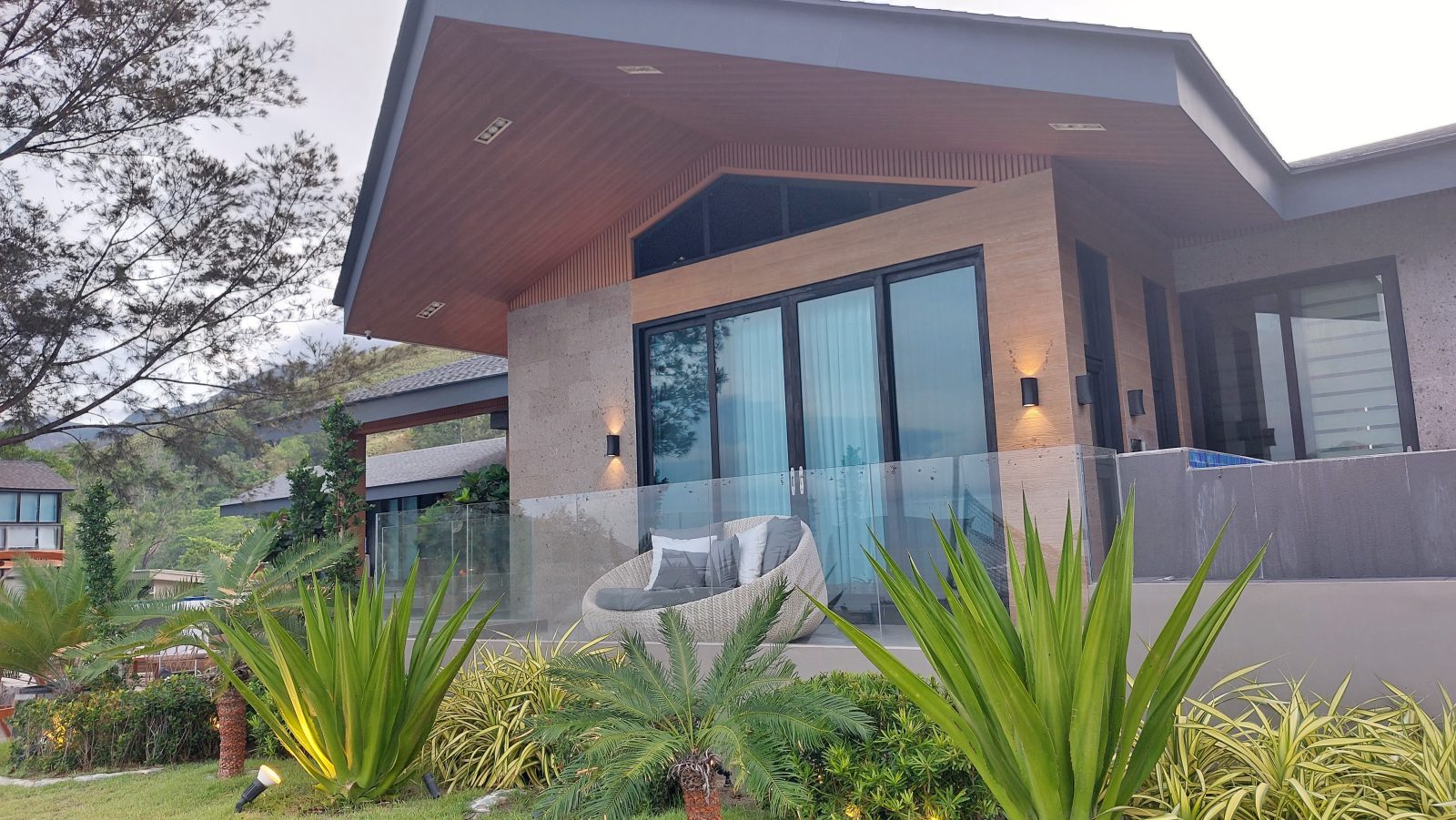 Emon Pulo Beach Resort is a respite in a secluded island paradise in ...